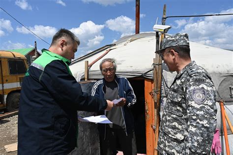 Үерийн аманд буусан айл өрхүүдэд газар чөлөөлөх мэдэгдэл хүргүүлж байна