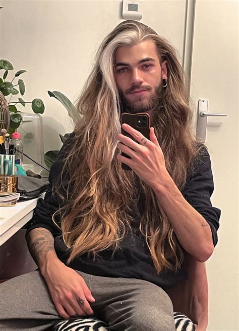 Nils Verberne On X 80s Long Hairstyles Men Guy With Really Long Hair
