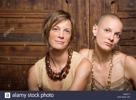 Identical Twin Adult Stock Photos Identical Twin Adult Stock Images Alamy