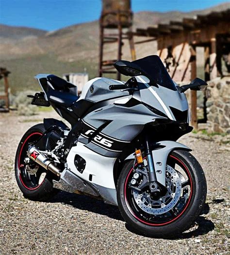 Custom Yamaha R6 White