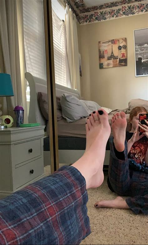 Pretty Redhead Girls Feet By Windycity22 On Deviantart