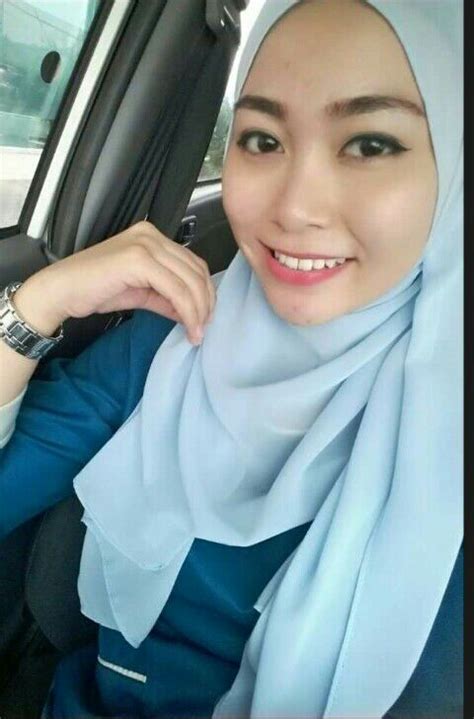 Mamah Muda Berjilbab Ditambah Bugil Dengan Gaya Binal Skandal Foto