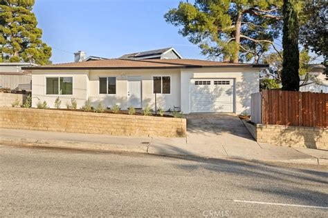 4132 La Crescenta Ave La Crescenta Ca 91214 ®