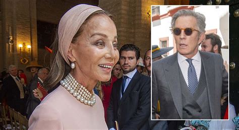 Isabel Preysler Y El Viudo De La Duquesa De Alba Coinciden En Una Boda
