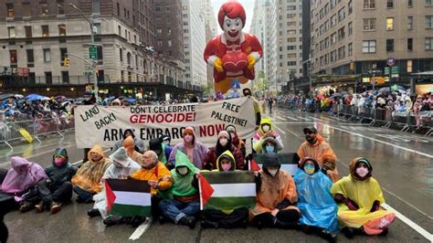 Officials Arrest Protesters Amid Macys Thanksgiving Day Parade