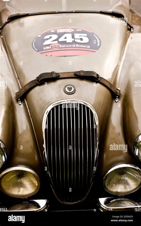Voiture De Course Vintage Italienne Banque De Photographies Et Dimages à Haute Résolution Alamy