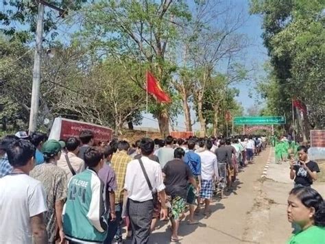 စစ်ကောင်စီက စစ်မှုထမ်းဥပဒေဖြင့် စစ်မှုထမ်းရန် အမျိုးသားများကို စုဆောင