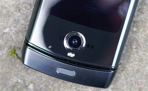 Motorolas Razr Is A Deeply Unpleasant Phone To Use