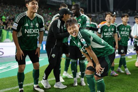 Scissor Kicks Perfect Help Jeon Ju Seong S Crazy Performance In The SportsChosun