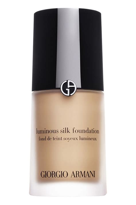 Giorgio Armani Beauty Luminous Silk Foundation Review | BEAUTY/crew