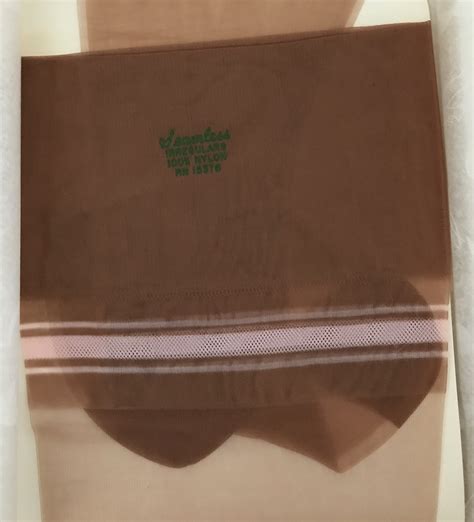Vintage Rht Araline Pink Band Flat Knit Rht Stocking