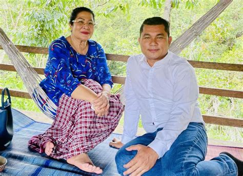 ឧកញ៉ា ម៉េន កានី អបអរសាទរលោកជំទាវចិត្តធម៌ ហ៊ុន ស៊ីណាត ដែលទទួលបានគោរមងារ «ឧកញ៉ា