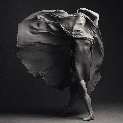 Pin By Sujey On Let S Dance Dance Photography Poses Dance Photography Ballet Photography