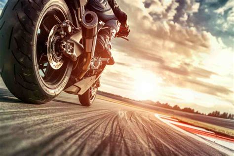Come Guidare Al Limite Una Moto Stradale Ecco Il Tutorial Da Seguire