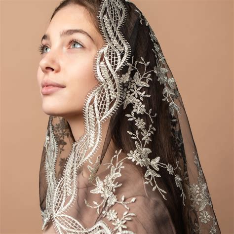 Short Gold And Black Mantilla Mariaveils