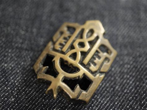 Yahooオークション 即決 法政大学 帽章 正式の校章 法大 学ラン 制