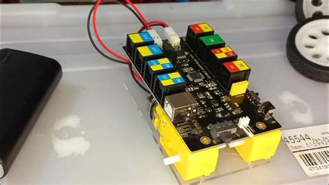 cómo hacer robot humanoide detector de obstáculos arduino diyrobot