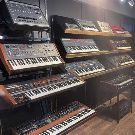 イシバシ楽器新宿店3階 キーボード・マート新宿 ヴィンテージ専門フロア イシバシ楽器