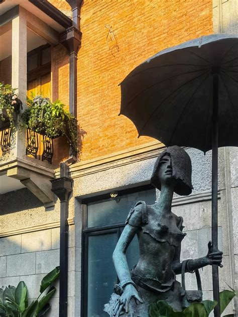Sculptures Deck Up Maoming Road Walking Street To Stay Open Till 4am