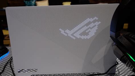 ASUS ROG Zephyrus G14 - 14-Zoll Gaming Notebook mit AMD Ryzen 4000