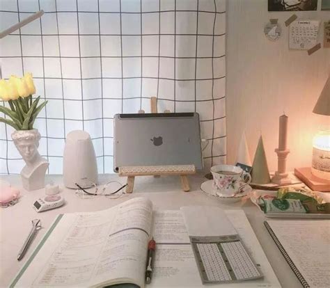 Ins风写作业桌面布置s风写作业桌面s风桌面布置大山谷图库