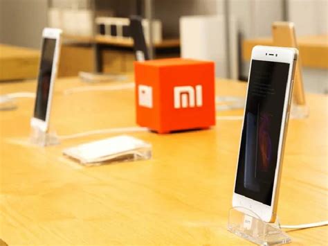 Highway Robbers Loot Redmi Smartphones From Truck In Medak District