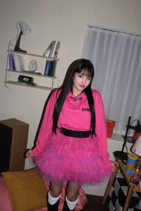 STAYC 스테이씨 on Twitter 생일기념 카메라로 찍은 사진 대 공개 카메라 이름을 지어줘야하나 STAYC 스테이씨 Yoon 윤