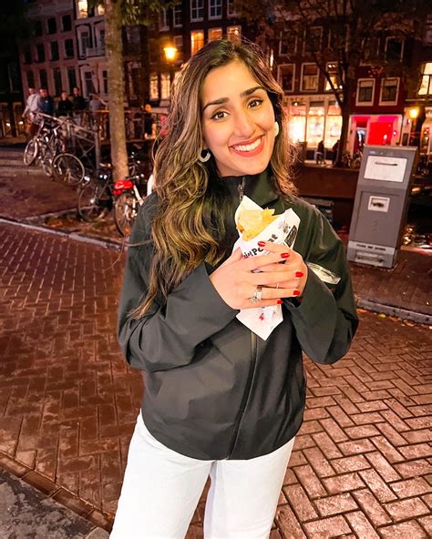 About Bake With Zoha