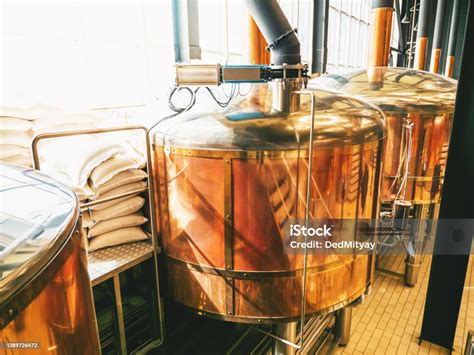 양조장 장비 양조 제조 맥주 발효 및 성숙을위한 라운드 쿠퍼 저장 탱크 술 마실 것에 대한 스톡 사진 및 기타 이미지 술 마실 것 증류 강철 Istock
