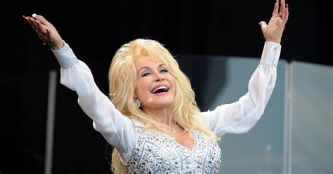 Why Does Dolly Parton Wear Fingerless Gloves Fans Have Theories