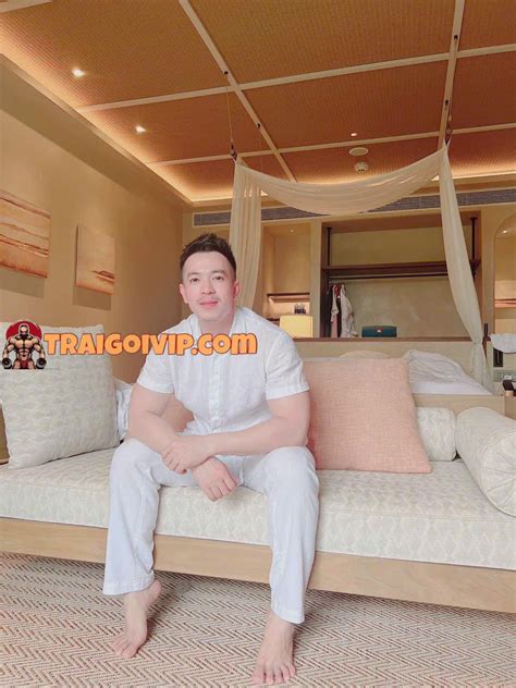 Traigoivip com Trai gym đô con body vạm vỡ mông to tròn trịa doggy siêu sướng