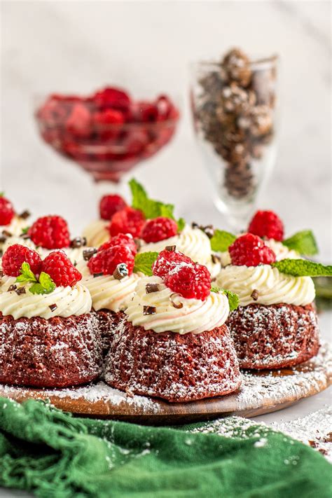 Inspiring Mini Bundt Cake Decorating Ideas For Your Next Baking Project