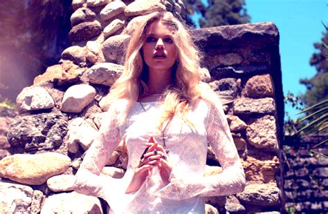 Felice Sapiente Hailey Clauson для Nasty Gal