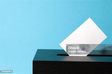 투표용지가 있는 투표용지 투표함에 대한 스톡 사진 및 기타 이미지 투표함 투표 투표 용지 Istock