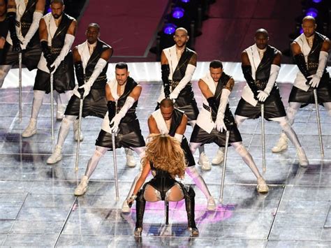Best Photos Of Shakira And Jennifer Lopezs Super Bowl Halftime Show