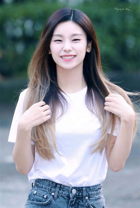 Pin By Lexi ♡ On Itzy ♡ Itzy Hairstyles For Layered Hair Kpop