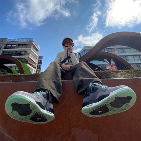 🚛조던 4 레트로 그린 글로우 Kream