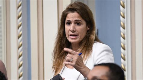 Interdire Les Initiations «la Question Se Pose Dit La Ministre