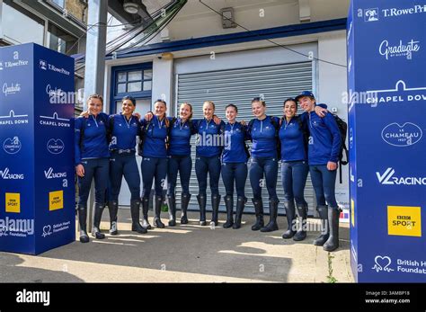 London Uk 13 Apr 2025 London Uk The Oxford Womens Crew Posing For A Group Photo On Arrival