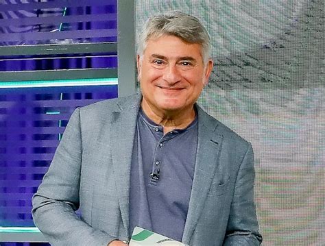 Sbt Anuncia Saída De Cléber Machado Mas Quer Narrador Até O Final Da