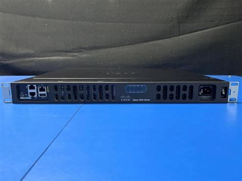 ROUTEUR À SERVICES intégrés Cisco ISR4331 K9 ISR 4331 avec module NIM 1GE CU SFP EUR 210 67