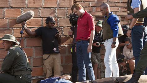 ‘narcos Behind The Scenes Of Filming Pablo Escobars Death Watch