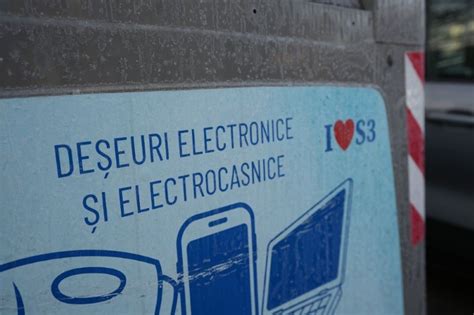 Apar Containerele Pentru Colectarea Deșeurilor Electronice și