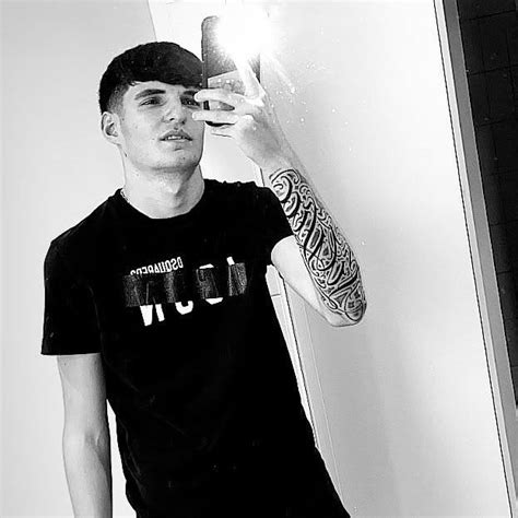 Alessio • Threads Say More