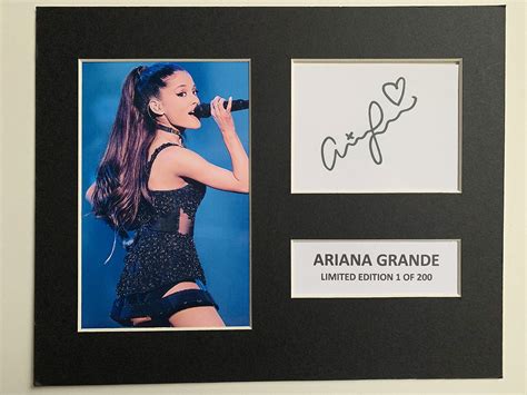 Ariana Grande Signature Background