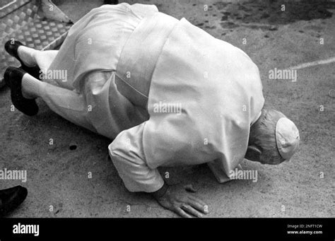 Pope John Paul Ii Kneels To Kiss The Ground As He Arrives In Harare International Airport
