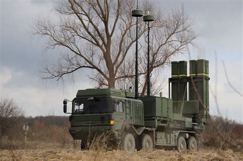 В соцмережах пишуть про вдалі спроби зенітників ЗСУ збивати балістику із Iris T Slm але чи
