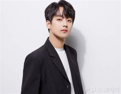 행사비 2800만원 이찬원 남다른 재력명절 돈봉투 50개 드려 머니투데이