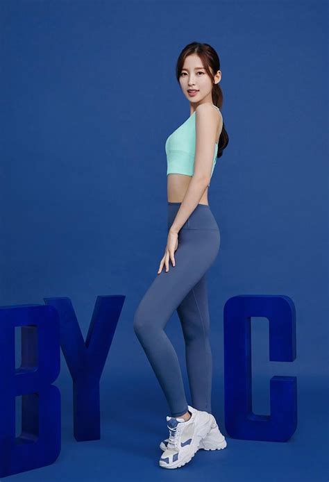 오마이걸 아린 BYC 레깅스 운동복 사진 레깅스 운동복 아름다운 여성