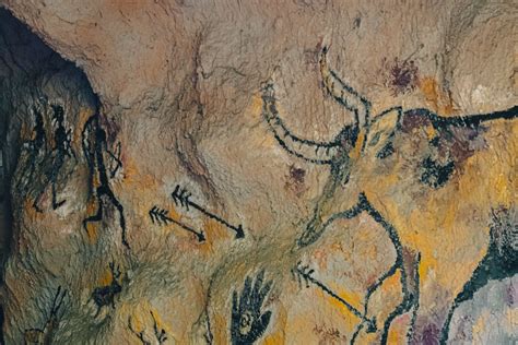 무료 사진 피아노 악기를 연주하는 빨간 열을 가진 여자 피아니스트